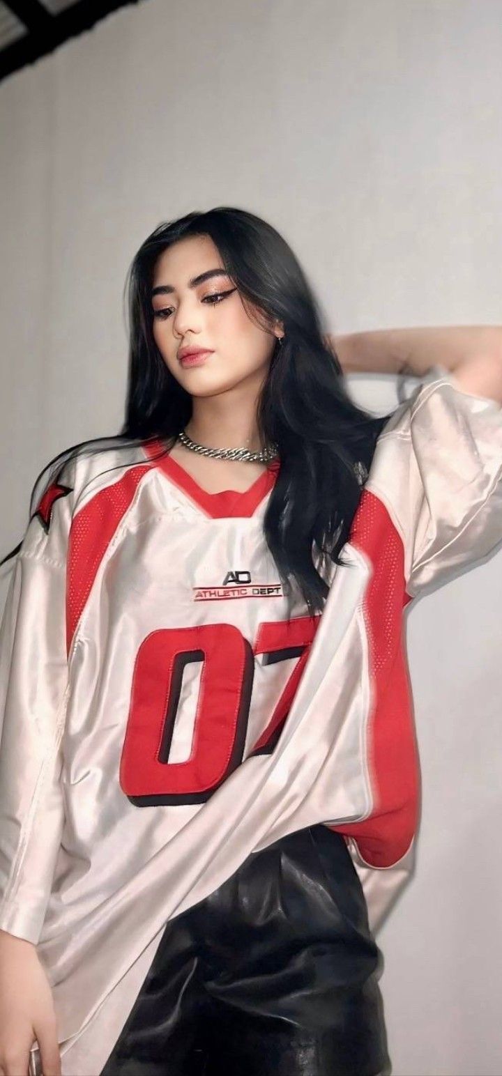 Bini Mikha Wallpapers - Top Free Bini Mikha Backgrounds - WallpaperAccess