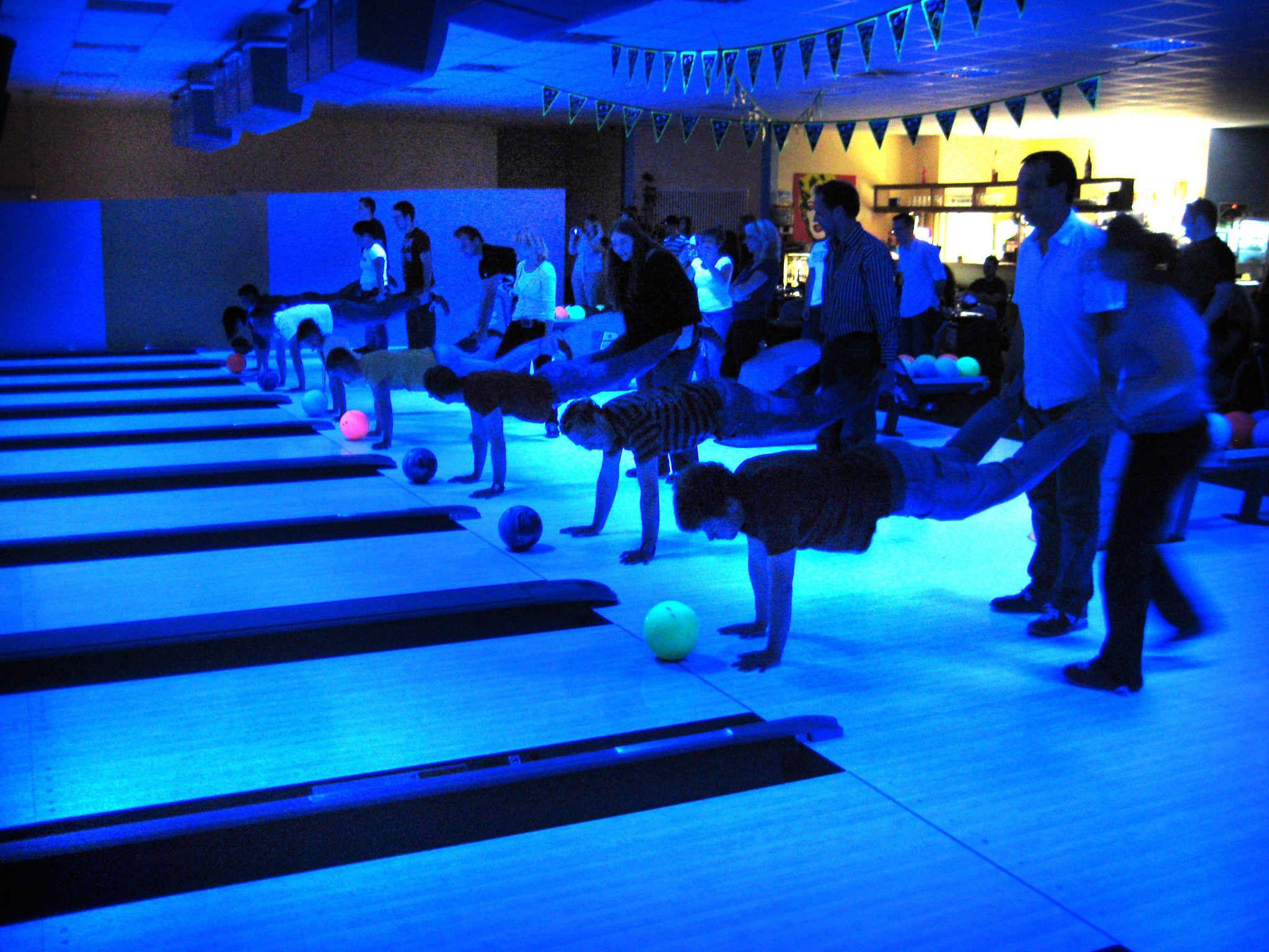 Bowling Wallpapers - Top Free Bowling Backgrounds - WallpaperAccess