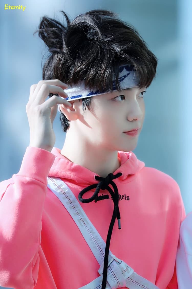 Soobin TXT Wallpapers - Top Free Soobin TXT Backgrounds - WallpaperAccess