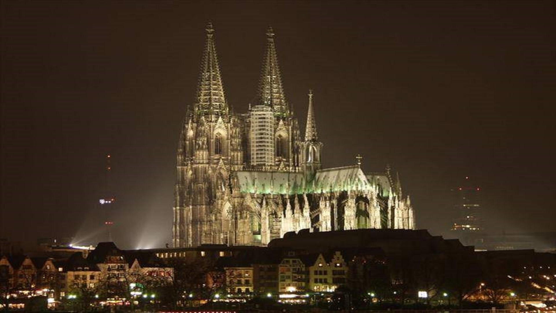 Cologne Wallpapers - Top Free Cologne Backgrounds - WallpaperAccess