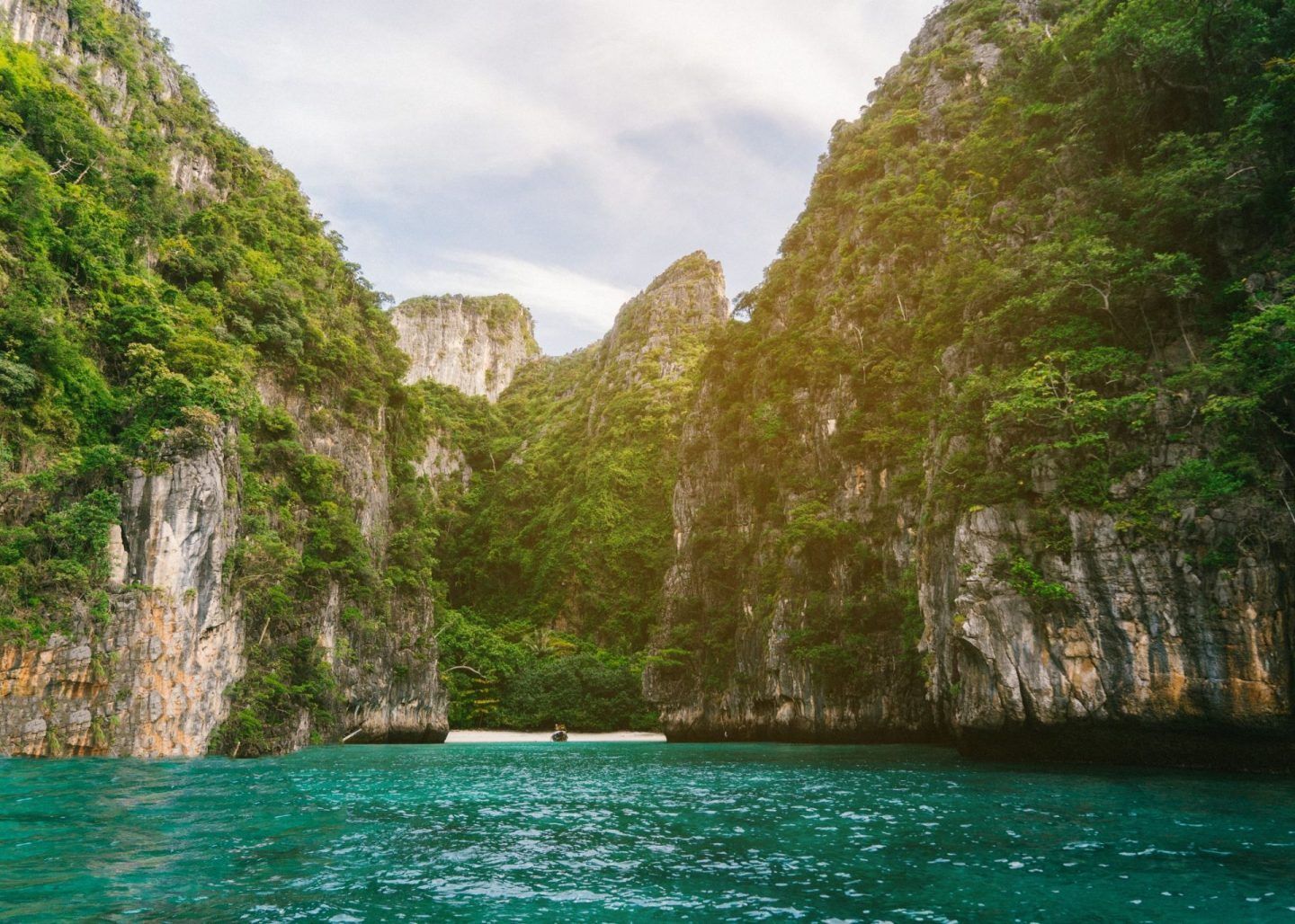 Maya Bay Wallpapers - Top Free Maya Bay Backgrounds - WallpaperAccess