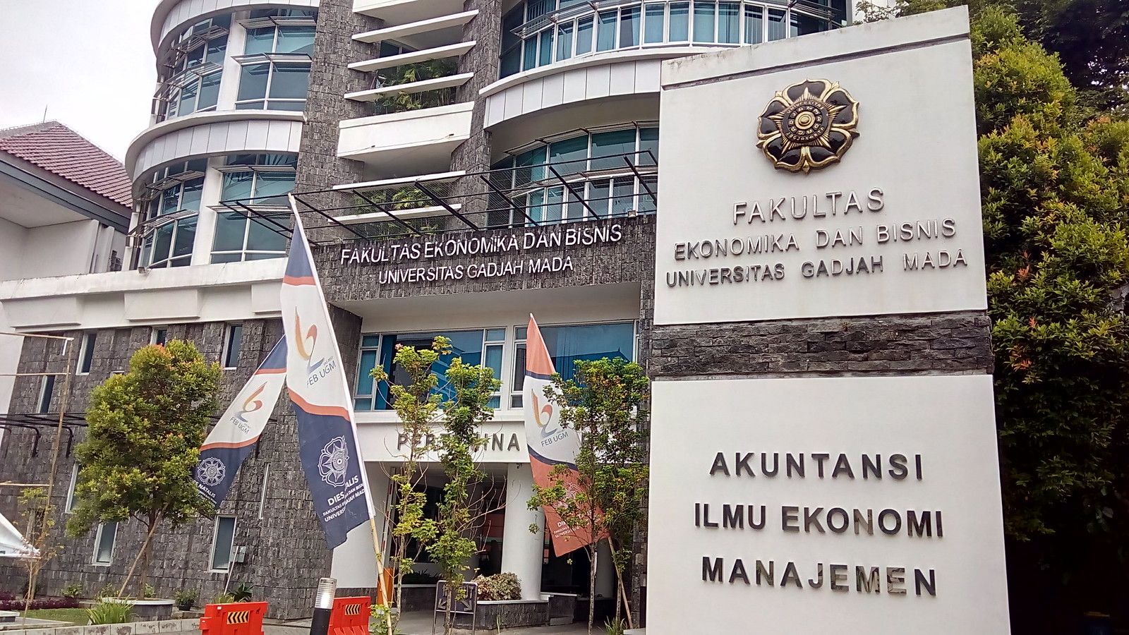 UGM Wallpapers - Top Free UGM Backgrounds - WallpaperAccess