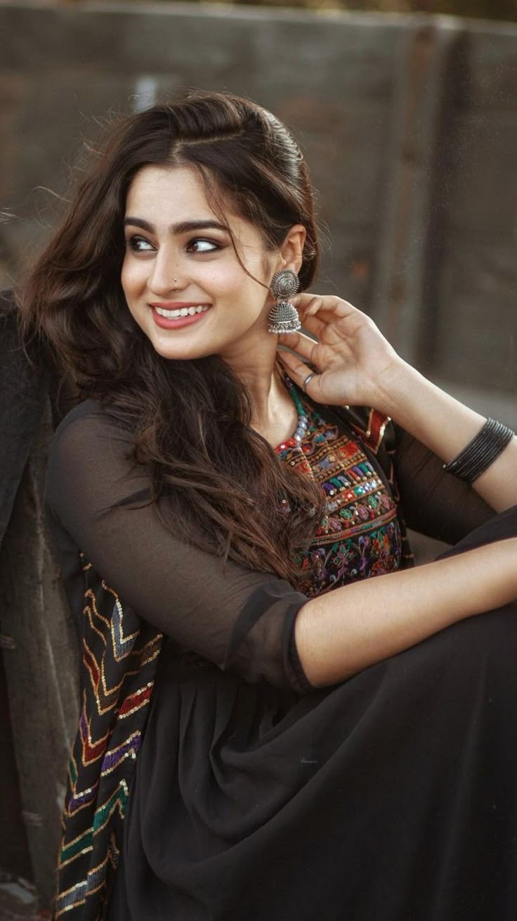 Ayesha Khan Wallpapers - Top Free Ayesha Khan Backgrounds - WallpaperAccess