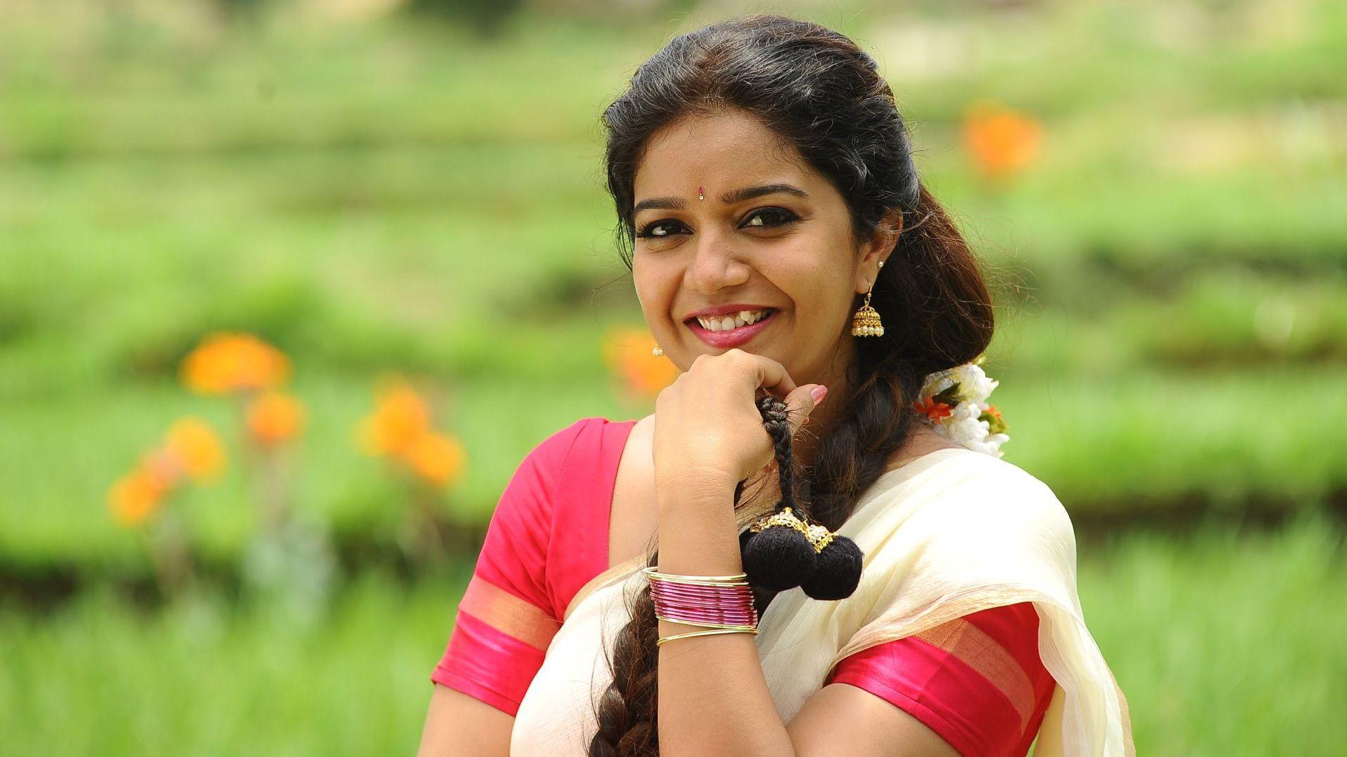 Indian Girls Wallpapers - Top Free Indian Girls Backgrounds ...