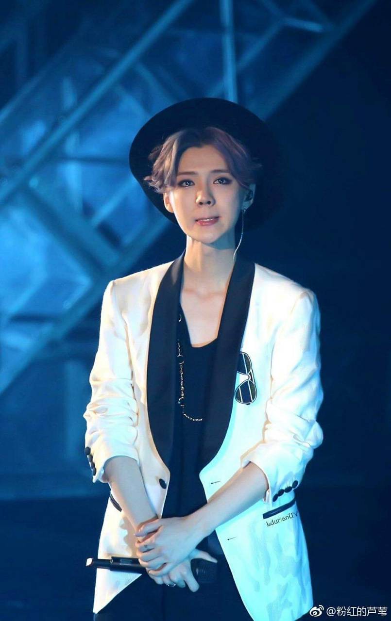 Luhan Wallpapers - Top Free Luhan Backgrounds - WallpaperAccess