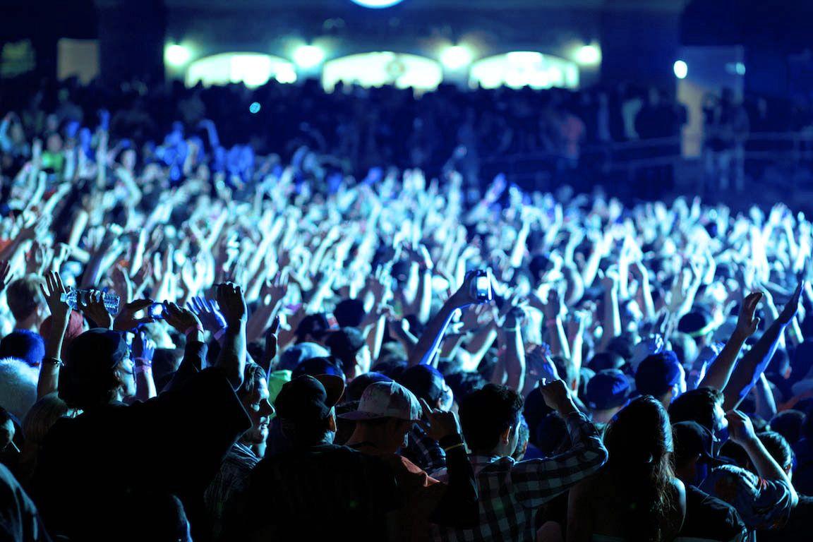 Crowd Wallpapers - Top Free Crowd Backgrounds - WallpaperAccess