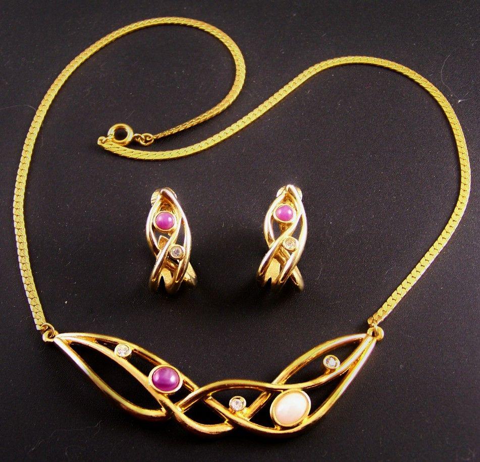 Gold Chain Wallpapers - Top Free Gold Chain Backgrounds - WallpaperAccess