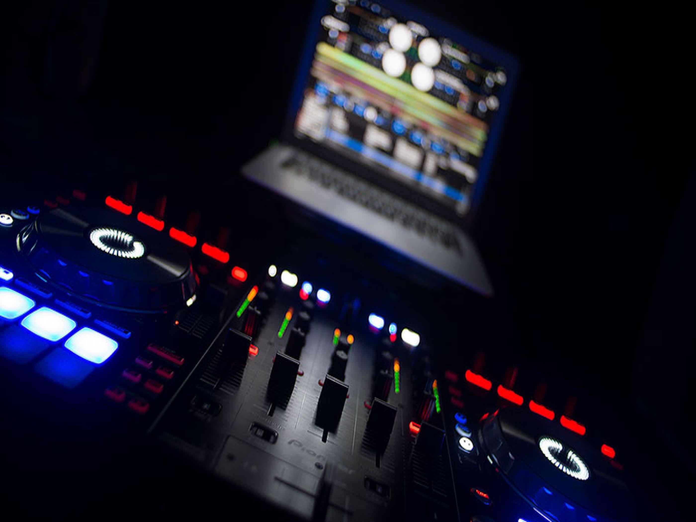 Pioneer Dj Wallpapers - Top Free Pioneer Dj Backgrounds - WallpaperAccess