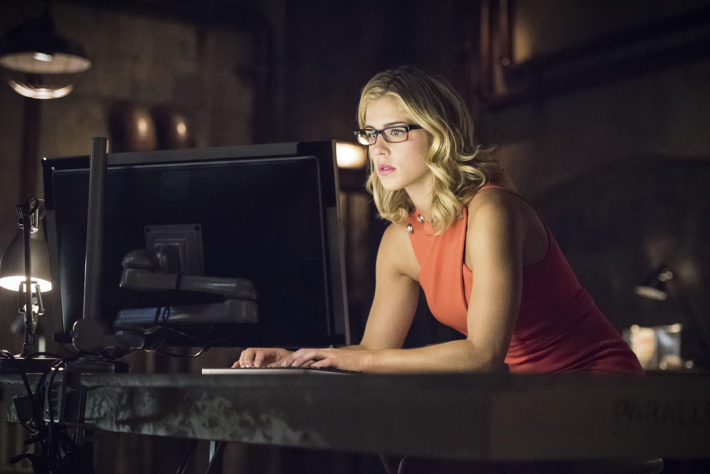Felicity Smoak Wallpapers - Top Free Felicity Smoak Backgrounds ...