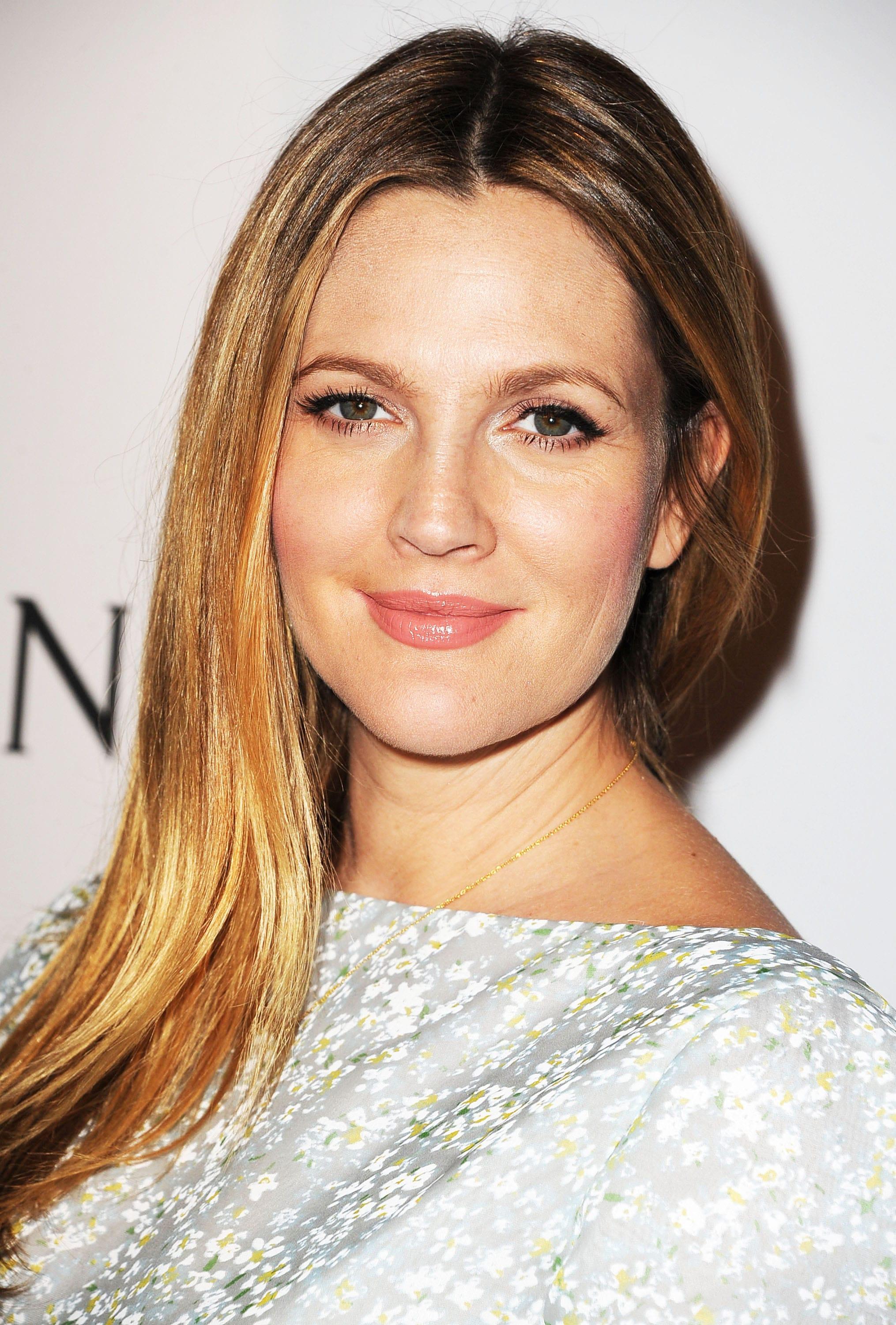 Drew Barrymore Wallpapers - Top Free Drew Barrymore Backgrounds ...