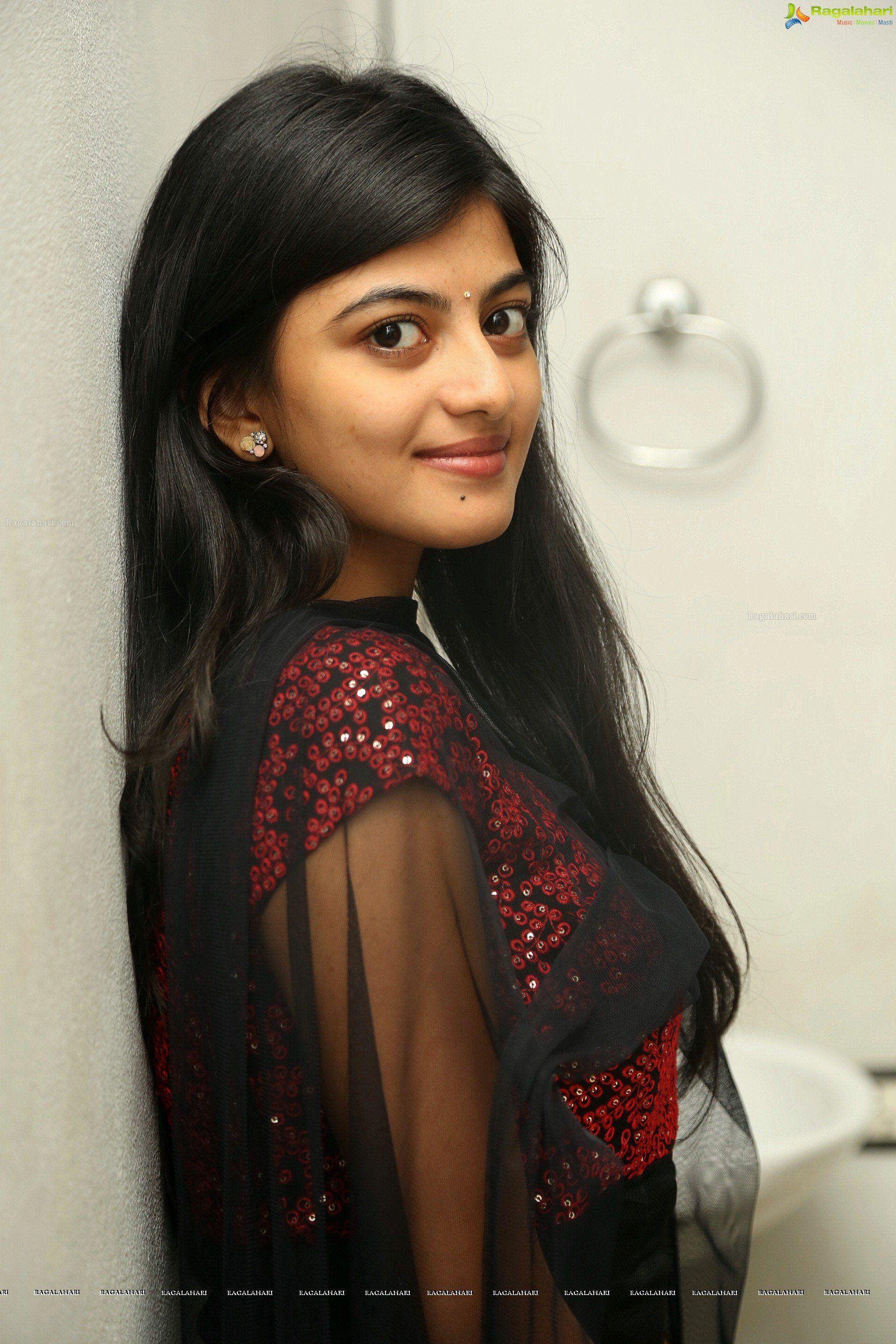 Anandhi Wallpapers - Top Free Anandhi Backgrounds - WallpaperAccess