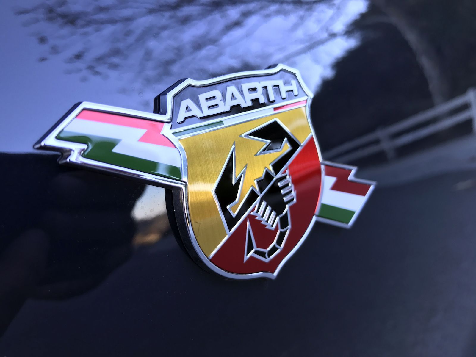 Abarth Logo Wallpapers - Top Free Abarth Logo Backgrounds - WallpaperAccess