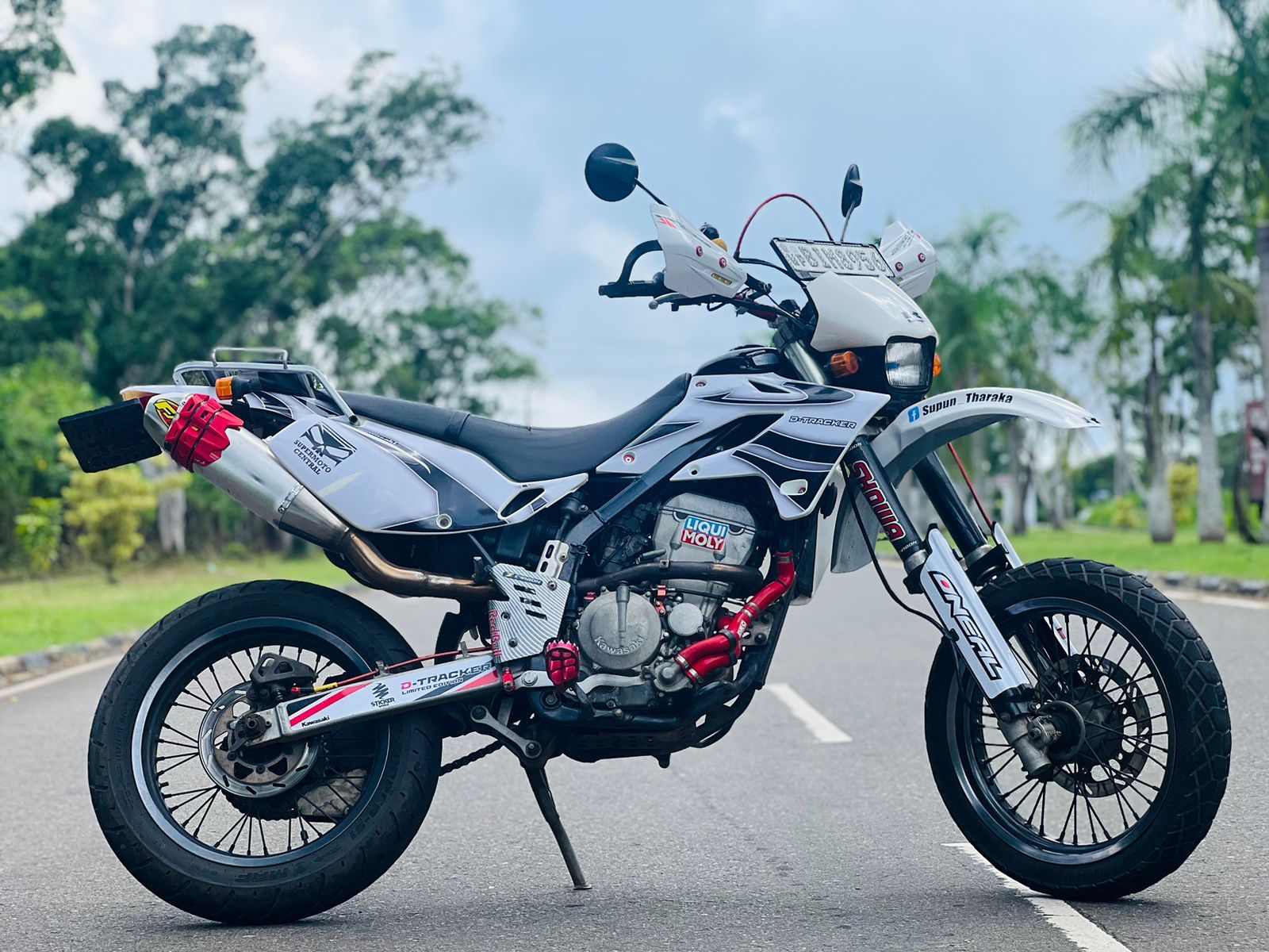 Kawasaki D-Tracker Wallpapers - Top Free Kawasaki D-Tracker Backgrounds - WallpaperAccess