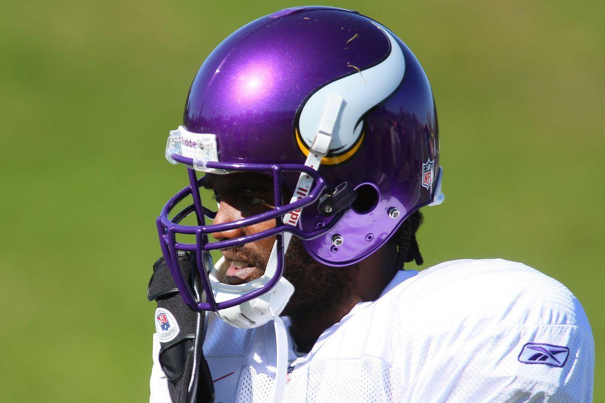 Randy Moss Wallpapers - Top Free Randy Moss Backgrounds - WallpaperAccess