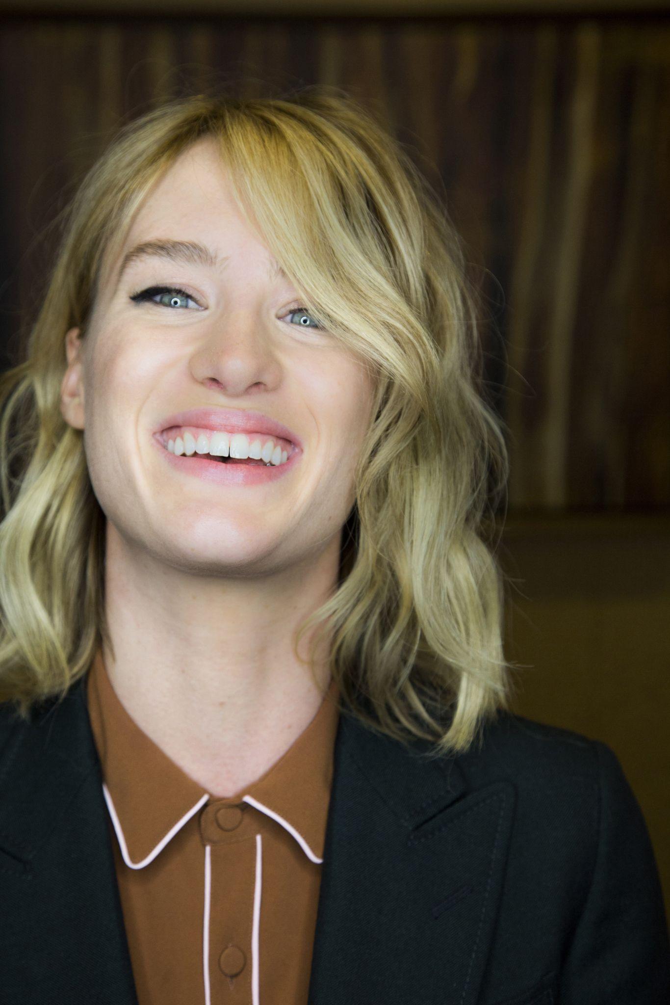 Mackenzie Davis Wallpapers - Top Free Mackenzie Davis Backgrounds ...