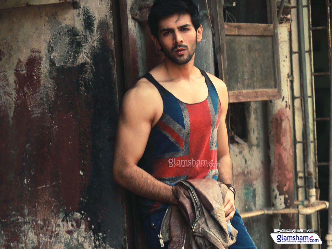 Kartik Aaryan Wallpapers - Top Free Kartik Aaryan Backgrounds ...