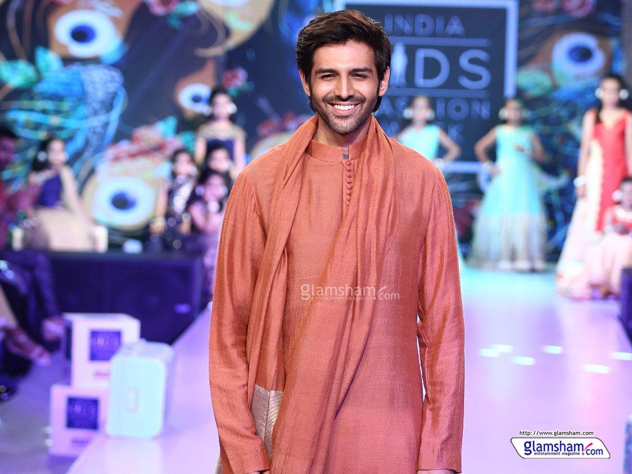 Kartik Aaryan Wallpapers - Top Free Kartik Aaryan Backgrounds ...