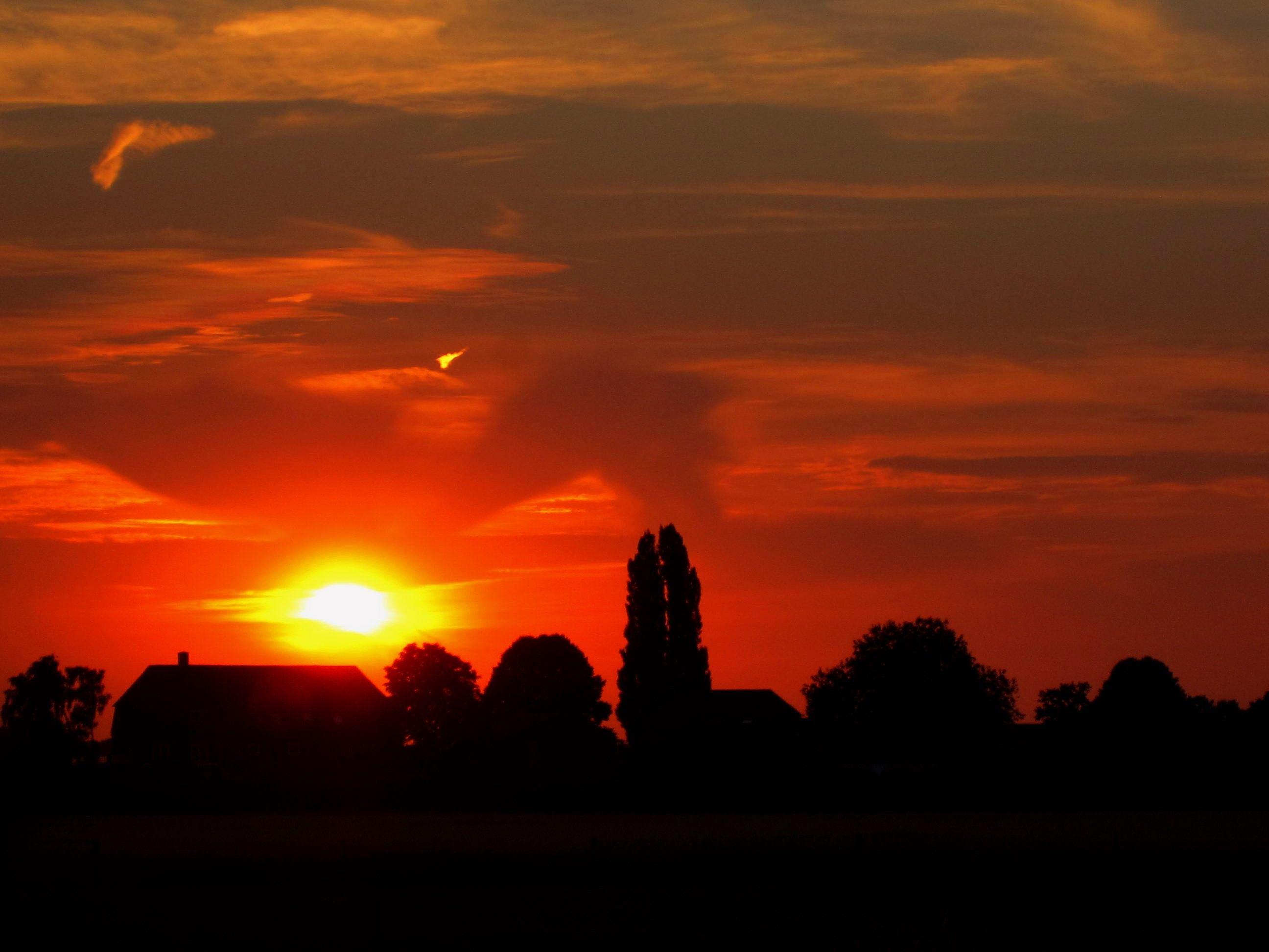 Red Dawn Wallpapers - Top Free Red Dawn Backgrounds - WallpaperAccess