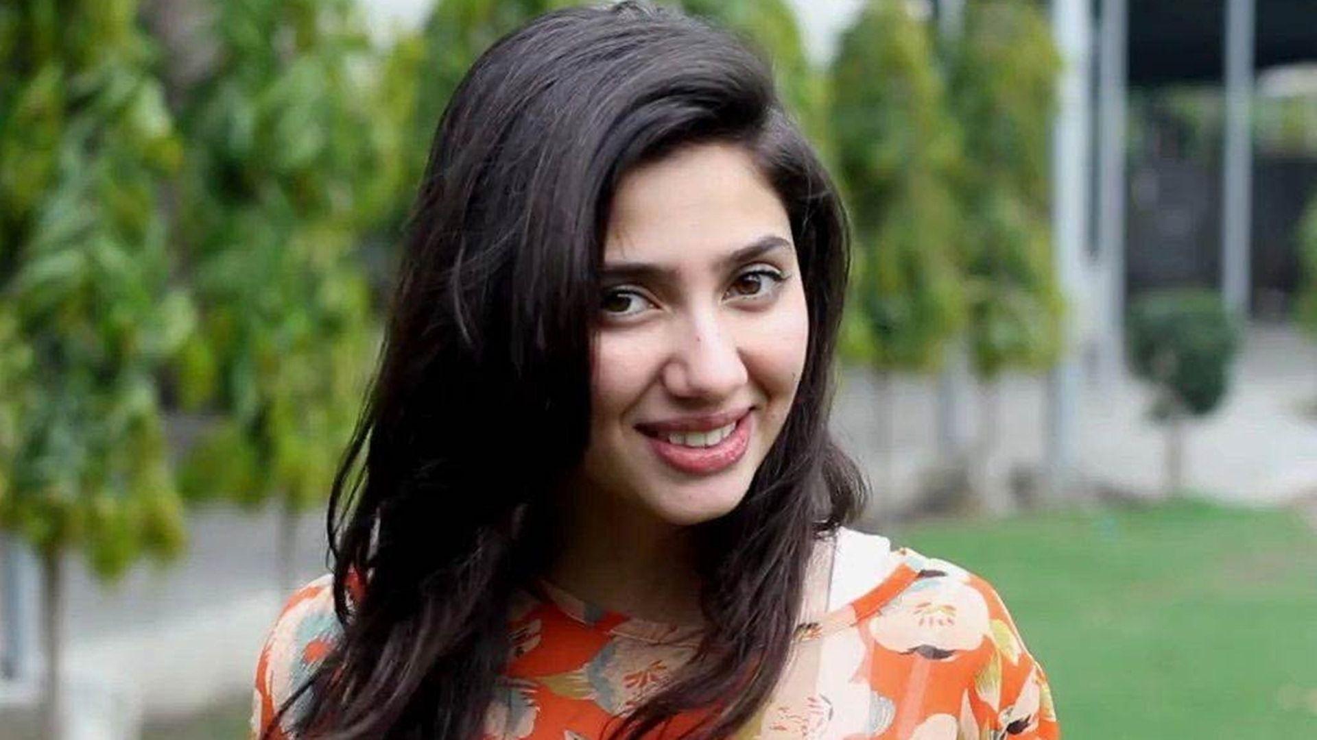 Mahira Khan Wallpapers - Top Free Mahira Khan Backgrounds - WallpaperAccess