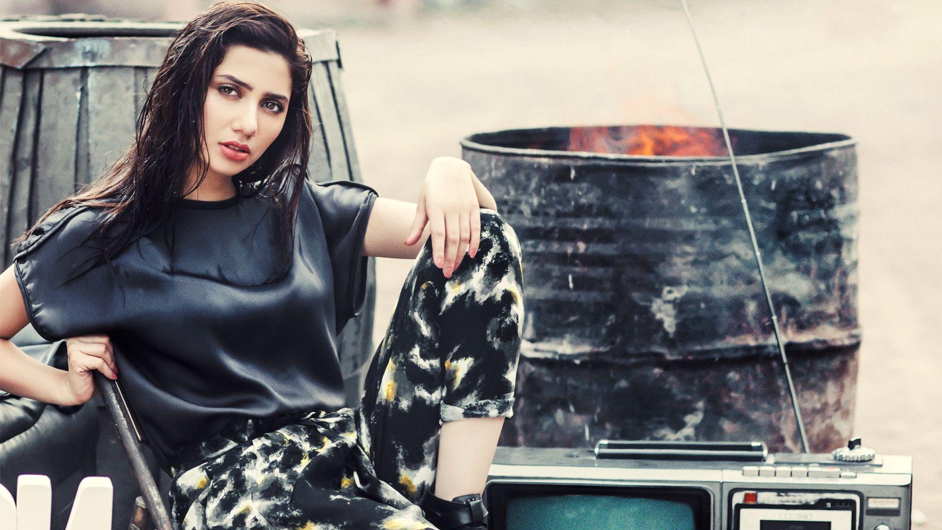 Mahira Khan Wallpapers - Top Free Mahira Khan Backgrounds - WallpaperAccess