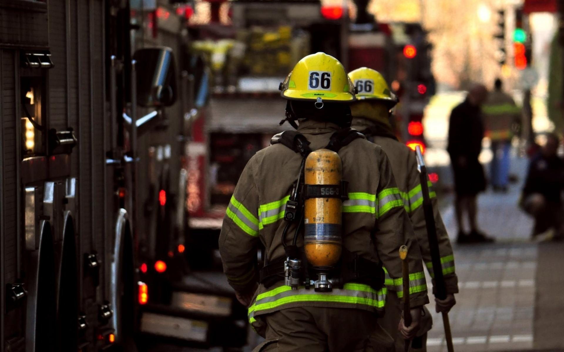 Fireman Wallpapers - Top Free Fireman Backgrounds - WallpaperAccess