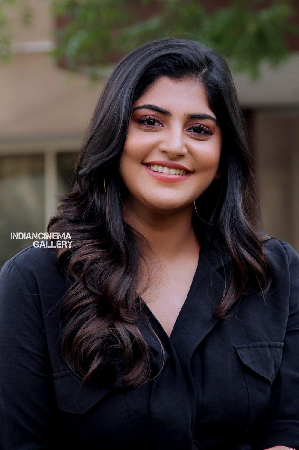 Manjima Mohan Wallpapers - Top Free Manjima Mohan Backgrounds ...