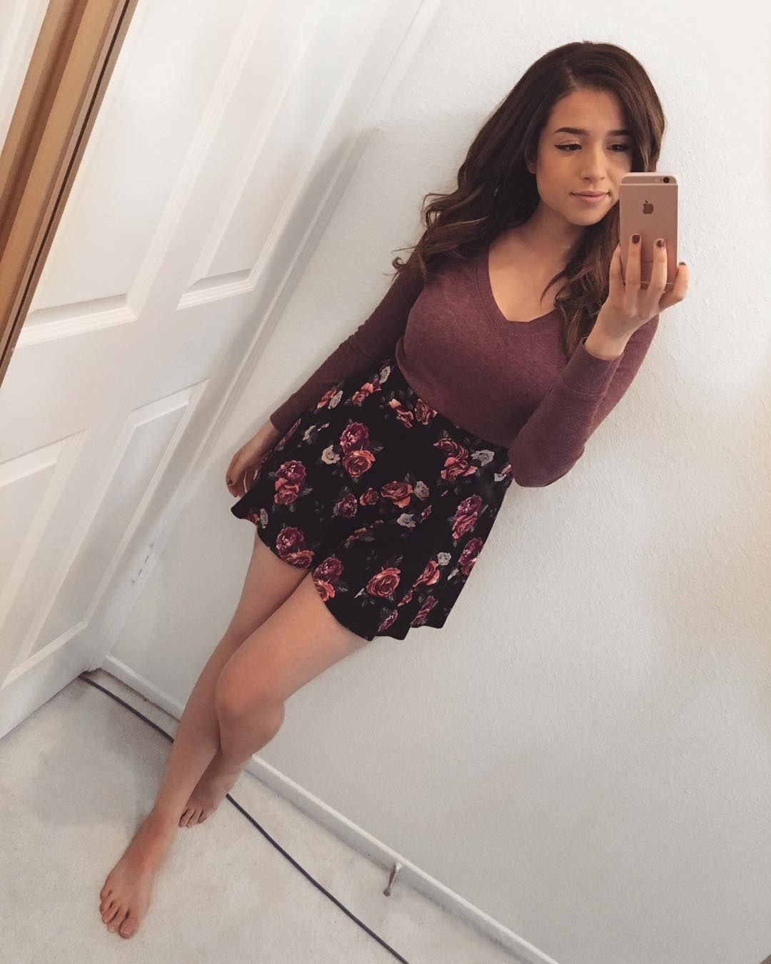 Pokimane Wallpapers - Top Free Pokimane Backgrounds - WallpaperAccess