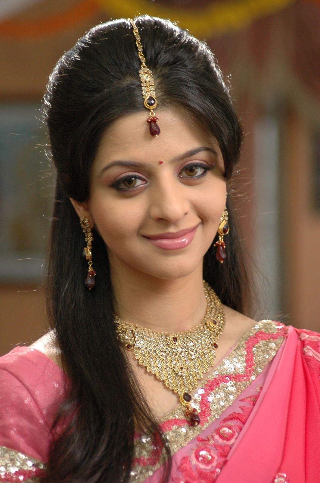 Vedhika Wallpapers - Top Free Vedhika Backgrounds - WallpaperAccess