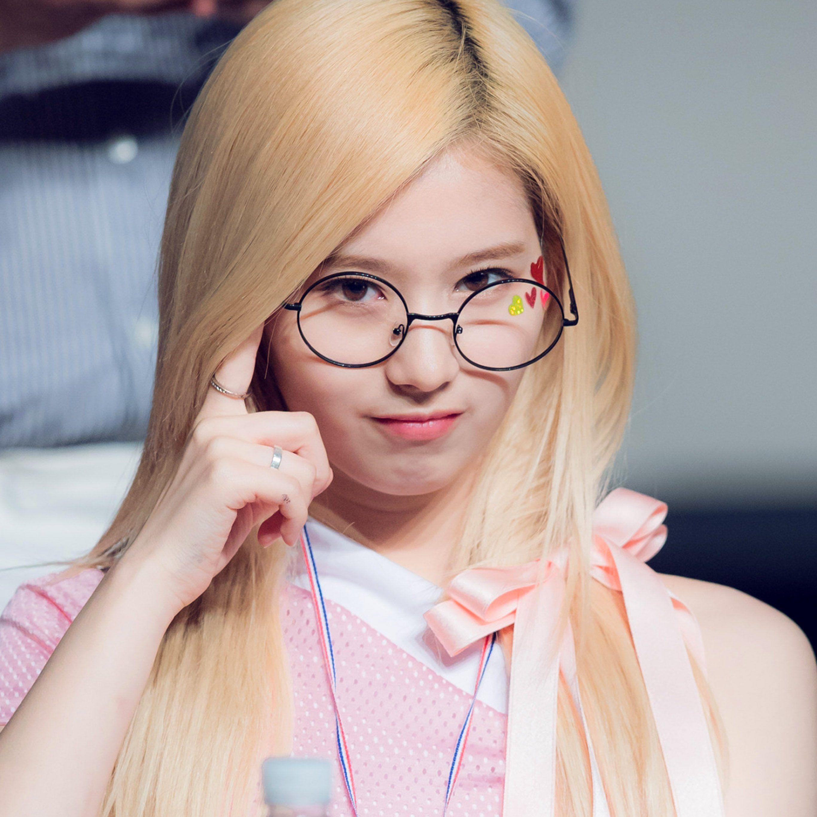 Minatozaki Sana Wallpapers - Top Free Minatozaki Sana Backgrounds ...