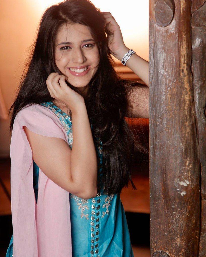 Simran Wallpapers - Top Free Simran Backgrounds - WallpaperAccess