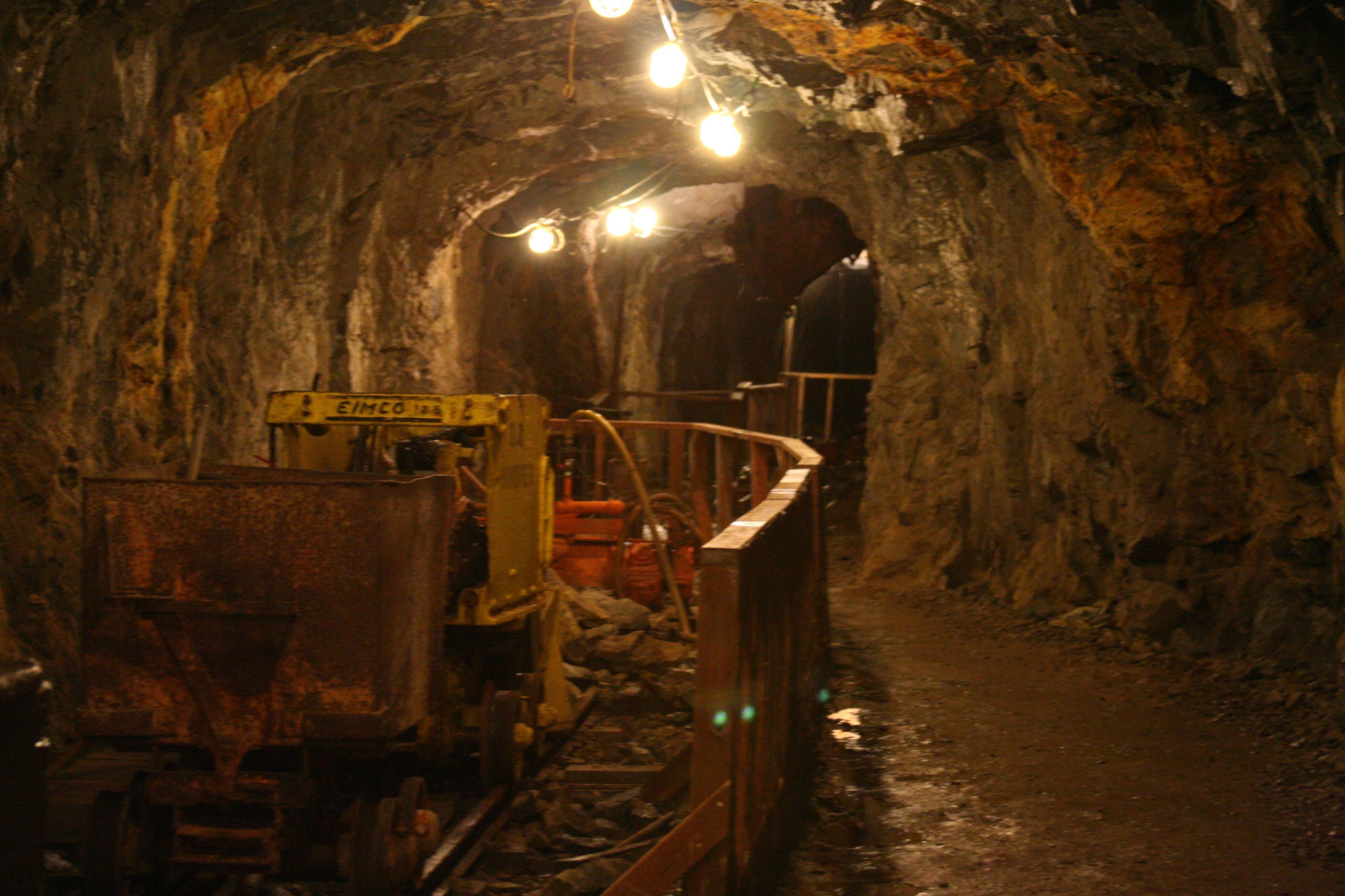 Gold Mining Wallpapers - Top Free Gold Mining Backgrounds - WallpaperAccess