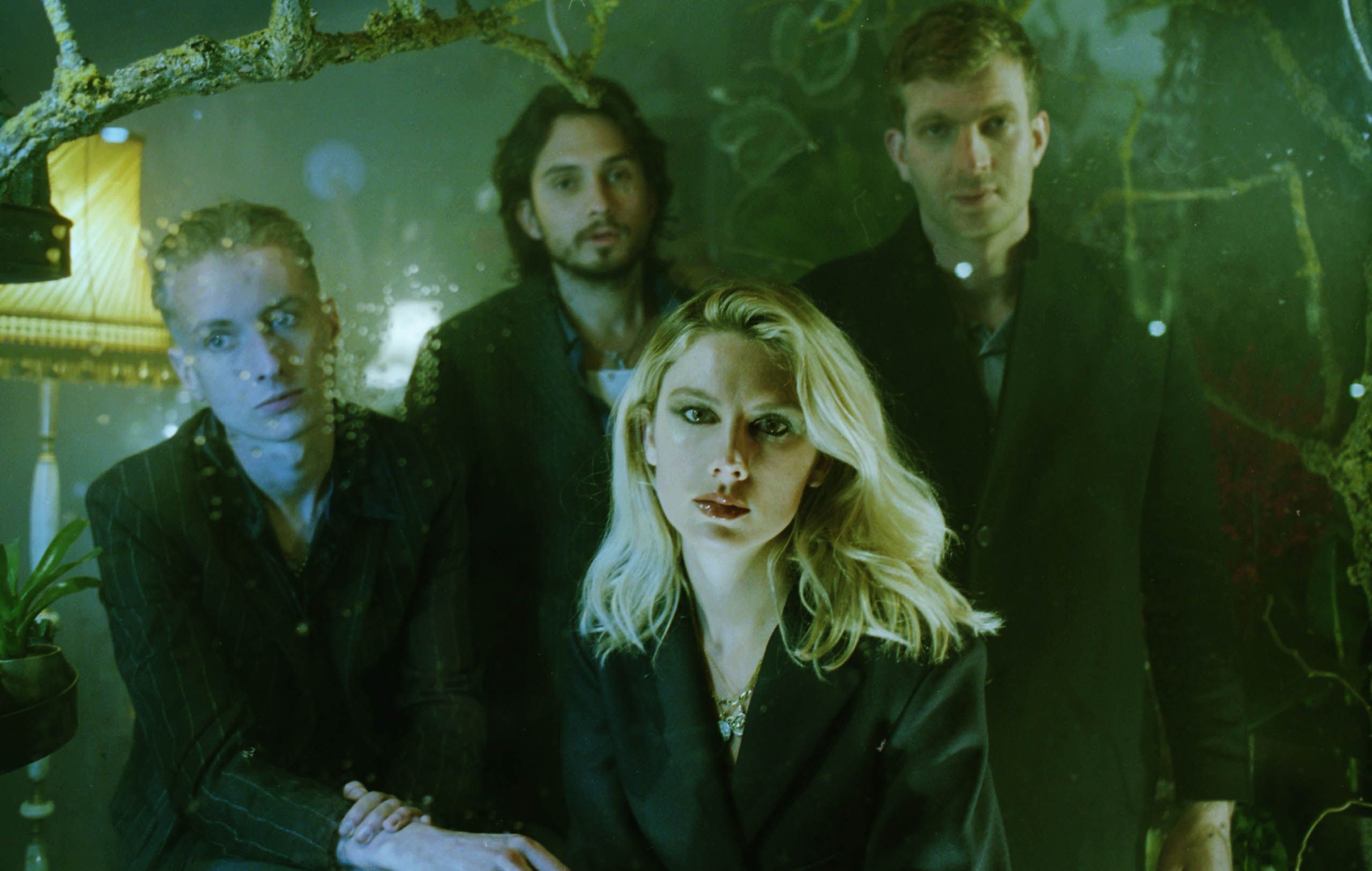 Wolf Alice Wallpapers - Top Free Wolf Alice Backgrounds - WallpaperAccess