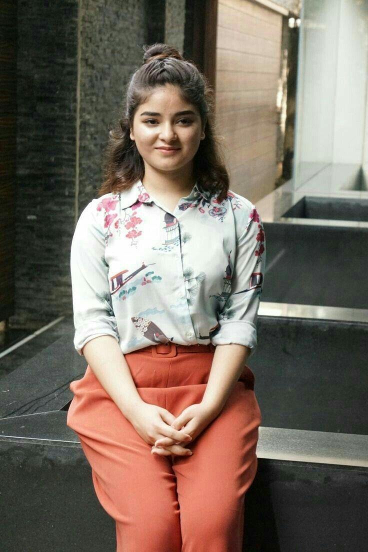 Zaira Wasim Wallpapers - Top Free Zaira Wasim Backgrounds - WallpaperAccess