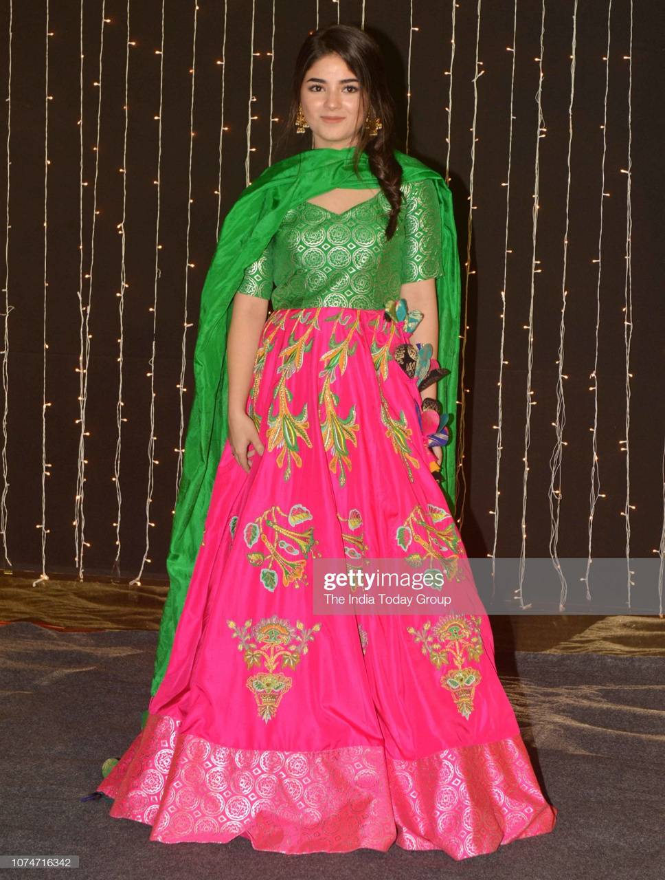 Zaira Wasim Wallpapers - Top Free Zaira Wasim Backgrounds - WallpaperAccess