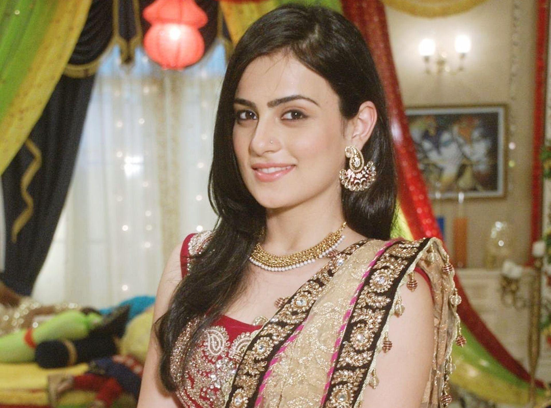 Radhika Madan Wallpapers - Top Free Radhika Madan Backgrounds - WallpaperAccess