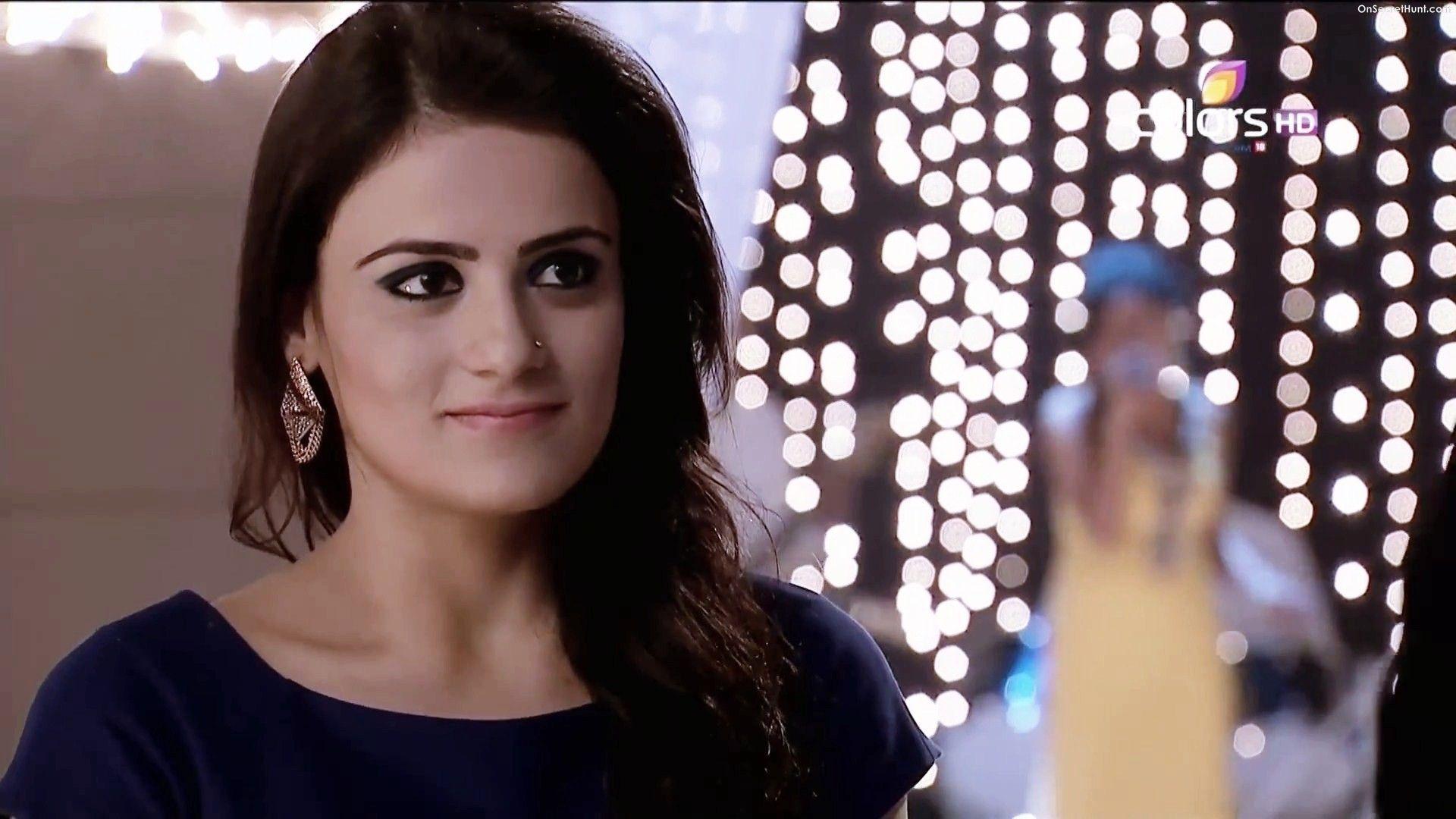 Radhika Madan Wallpapers - Top Free Radhika Madan Backgrounds - WallpaperAccess