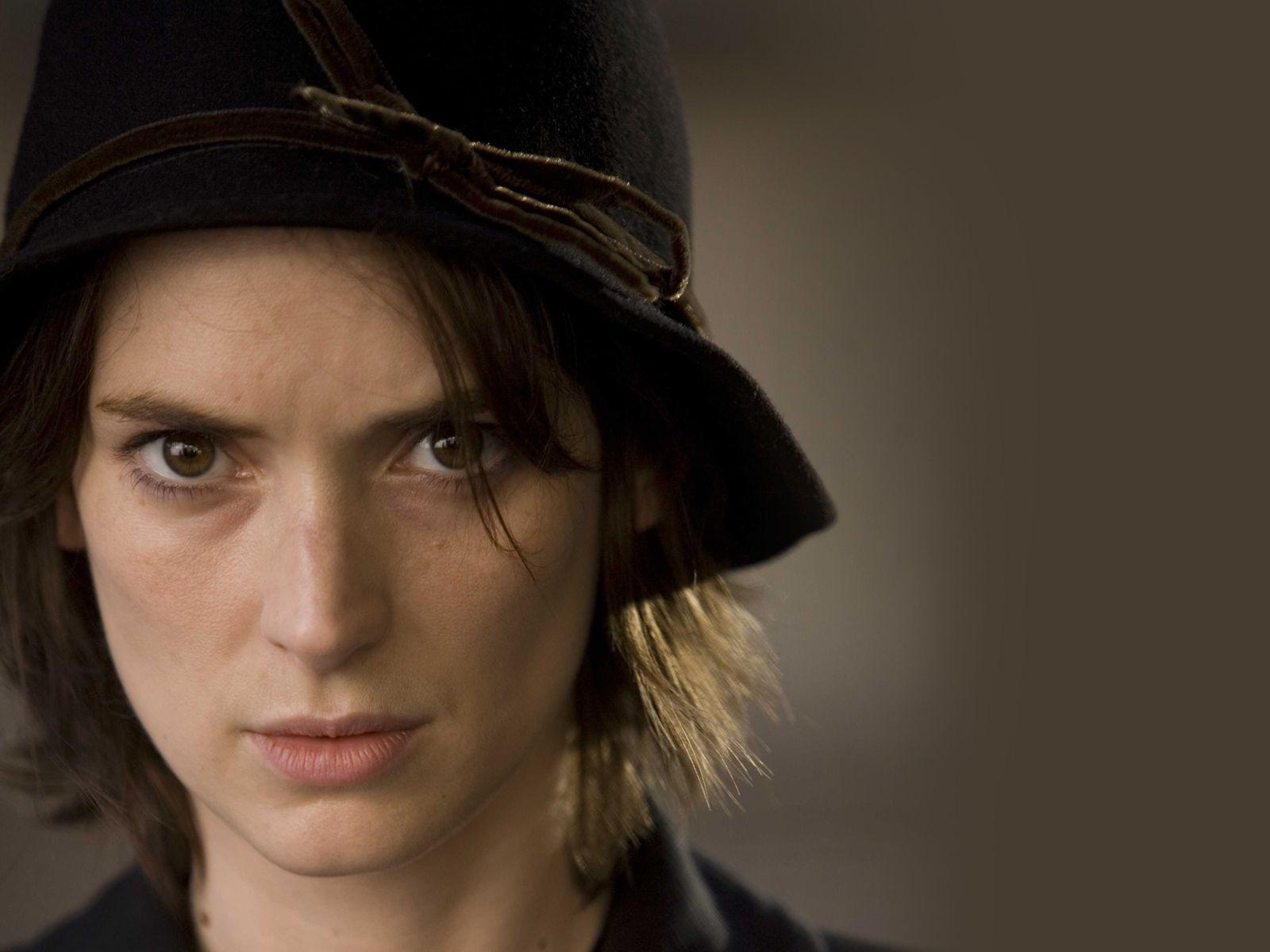 Winona Ryder Wallpapers - Top Free Winona Ryder Backgrounds ...