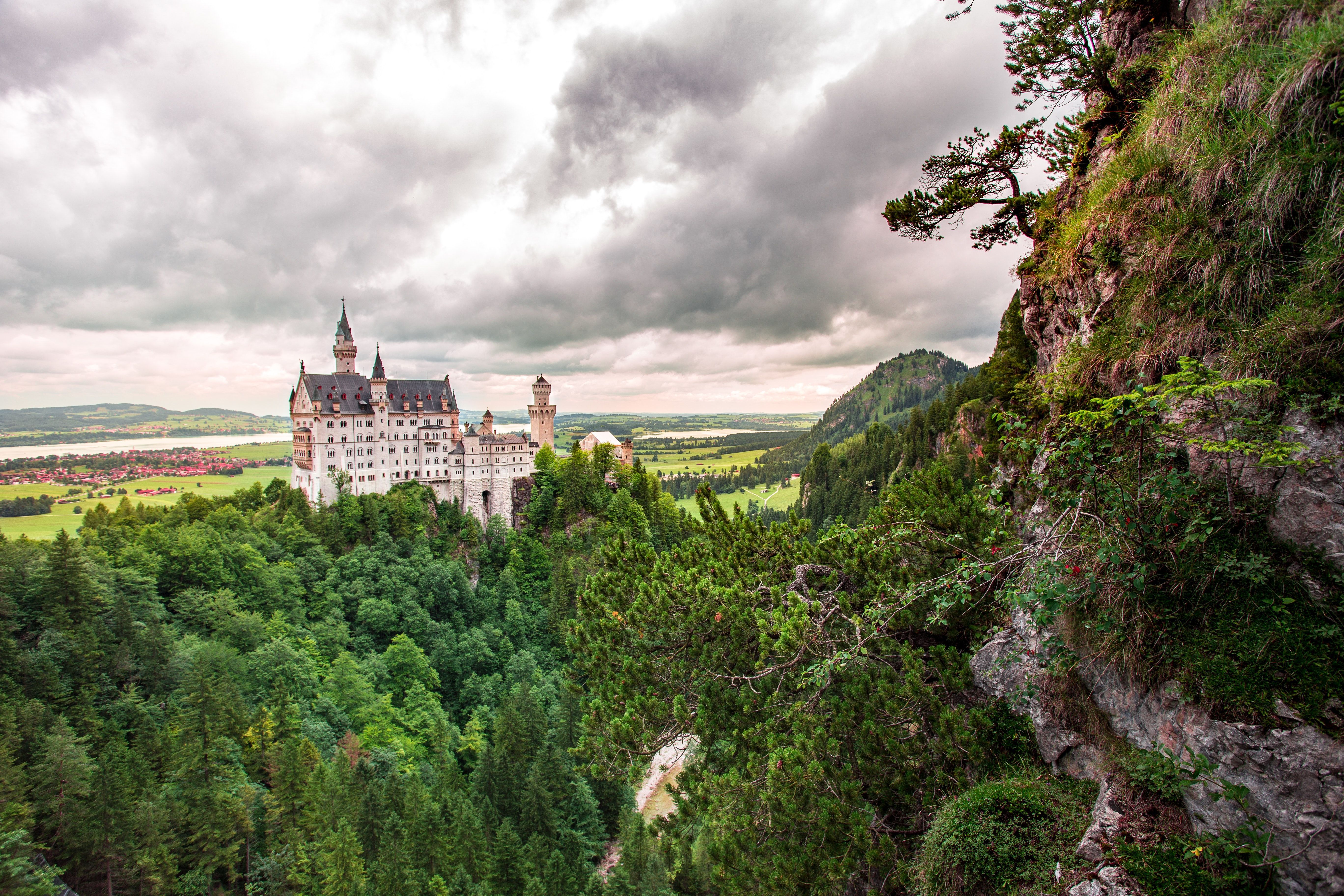 Bran Castle Wallpapers - Top Free Bran Castle Backgrounds - WallpaperAccess
