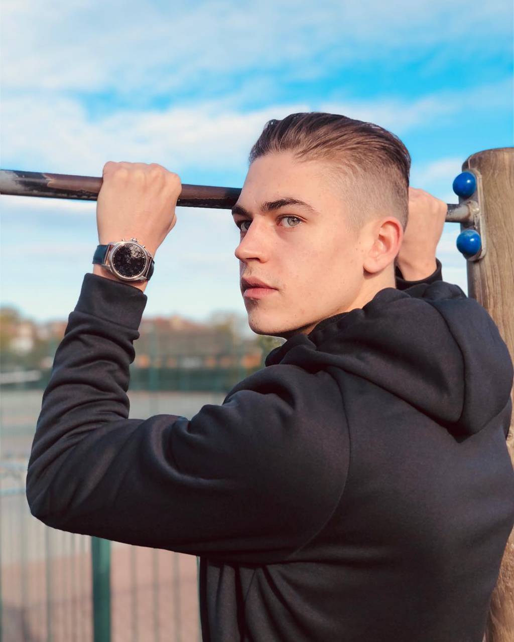 Hero Fiennes Tiffin Wallpapers - Top Free Hero Fiennes Tiffin ...