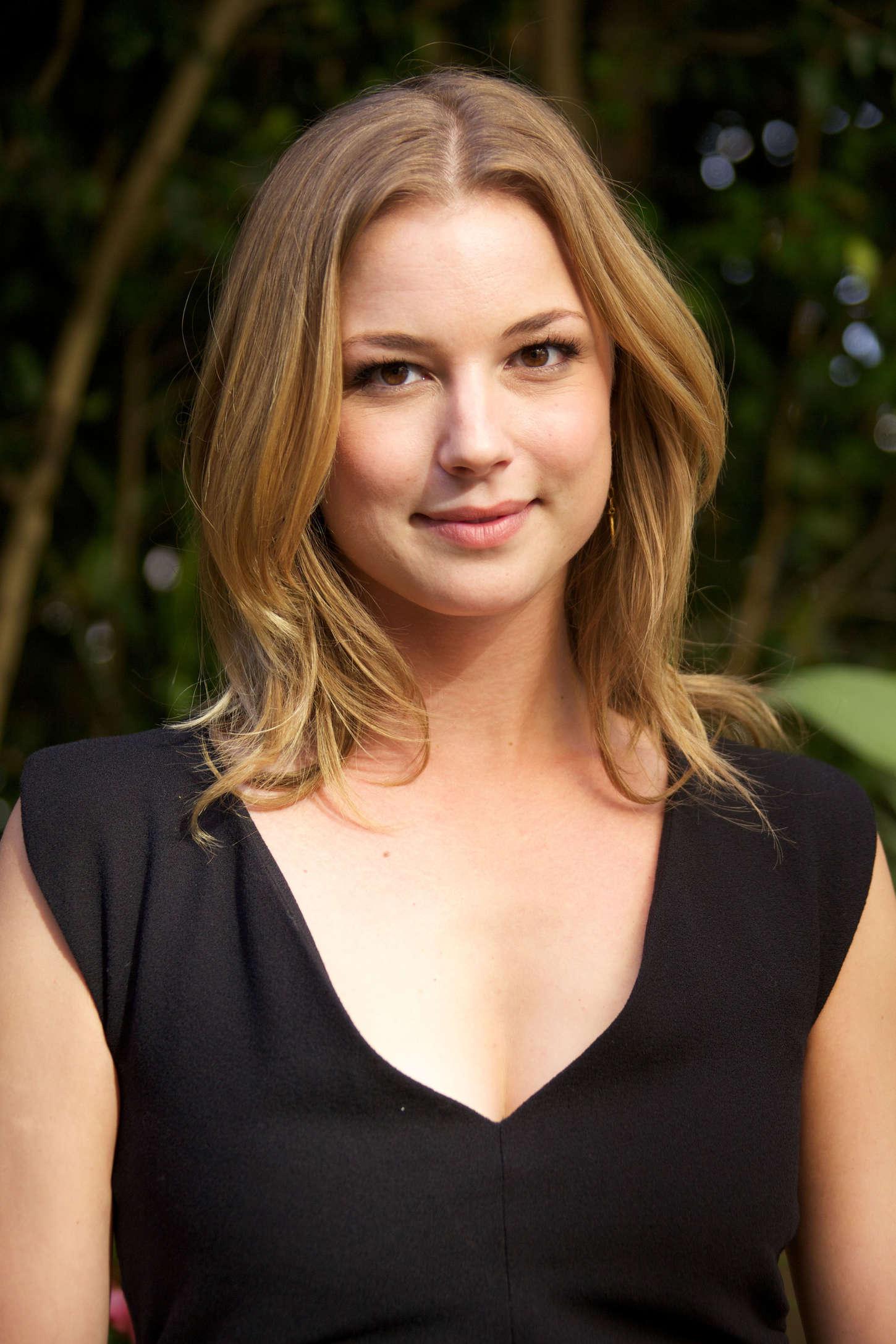 Emily VanCamp Wallpapers - Top Free Emily VanCamp Backgrounds ...
