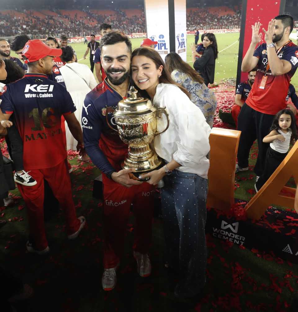 RCB Trophy Wallpapers - Top Free RCB Trophy Backgrounds - WallpaperAccess