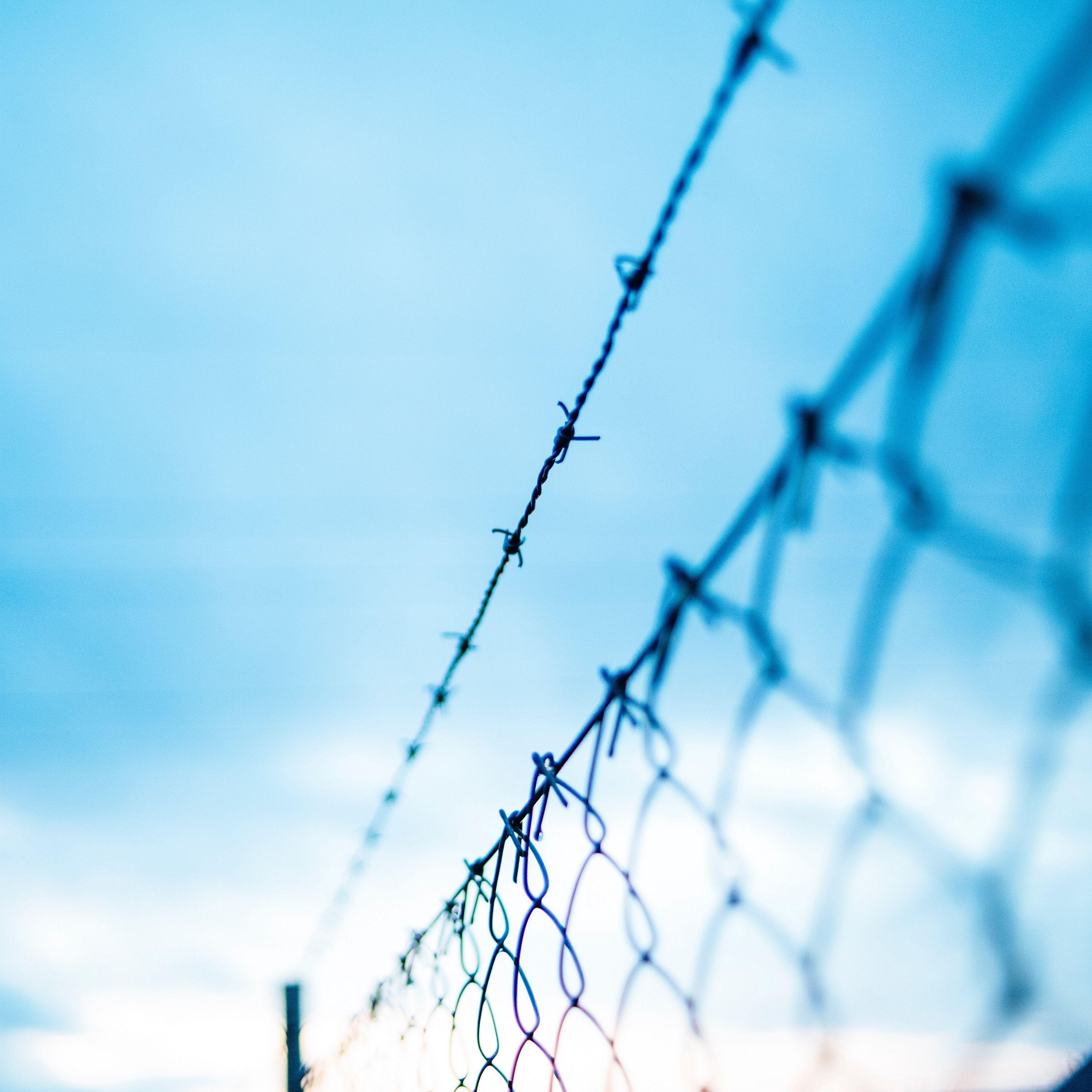 Barbed Wire Fences Wallpapers - Top Free Barbed Wire Fences Backgrounds ...