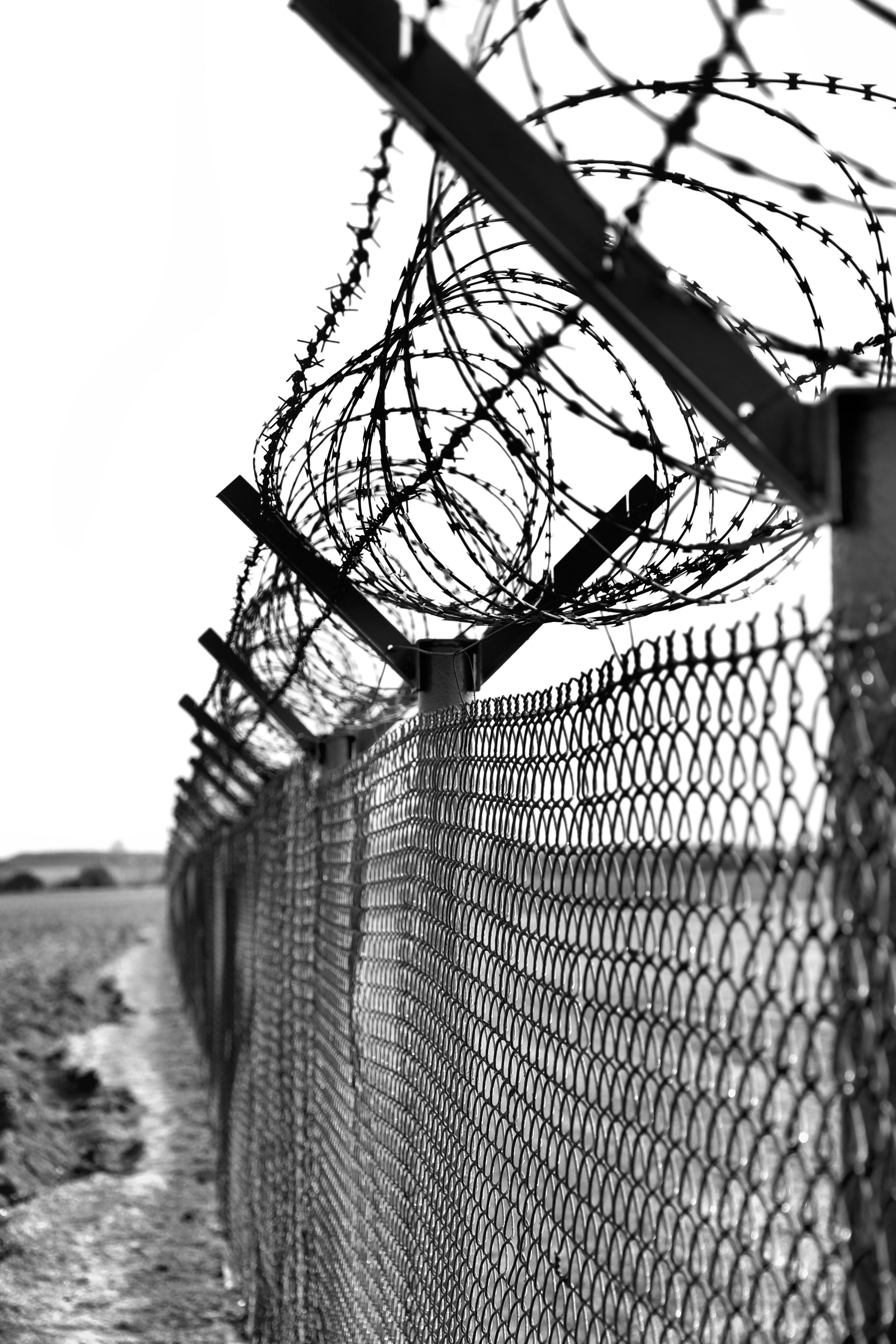 Barbed Wire Fences Wallpapers - Top Free Barbed Wire Fences Backgrounds ...