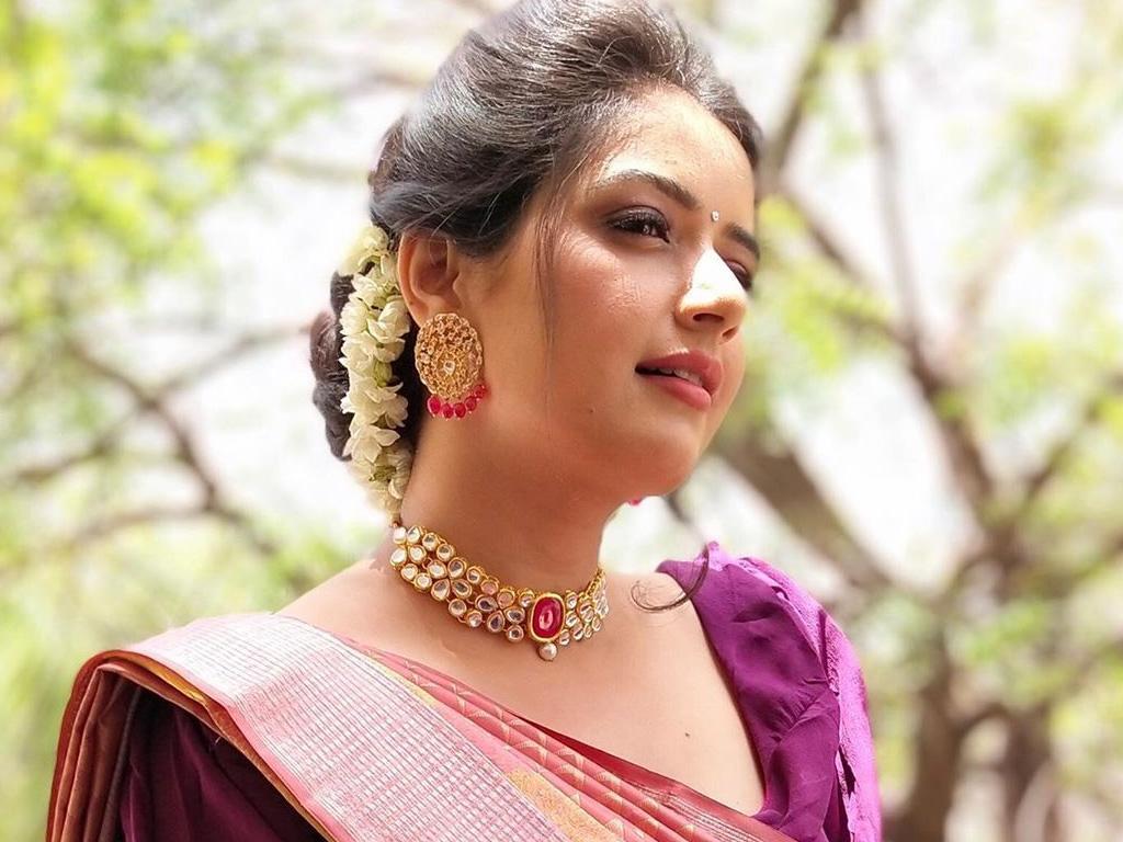 Ashika Ranganath Wallpapers - Top Free Ashika Ranganath Backgrounds ...