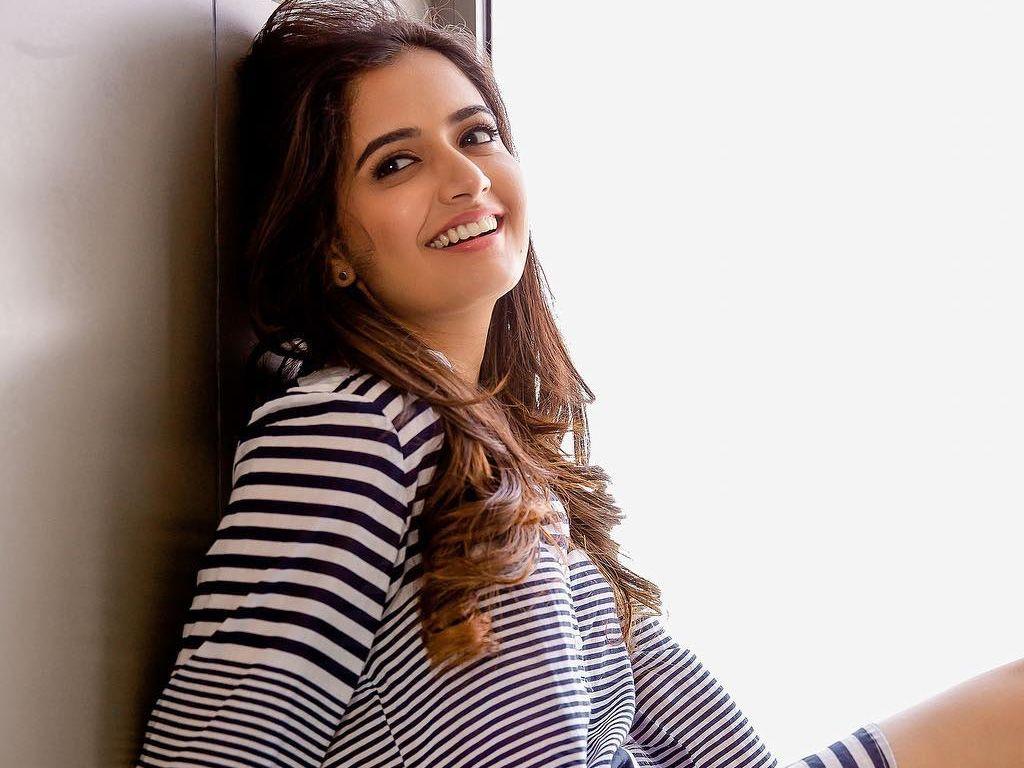 Ashika Ranganath Wallpapers - Top Free Ashika Ranganath Backgrounds ...