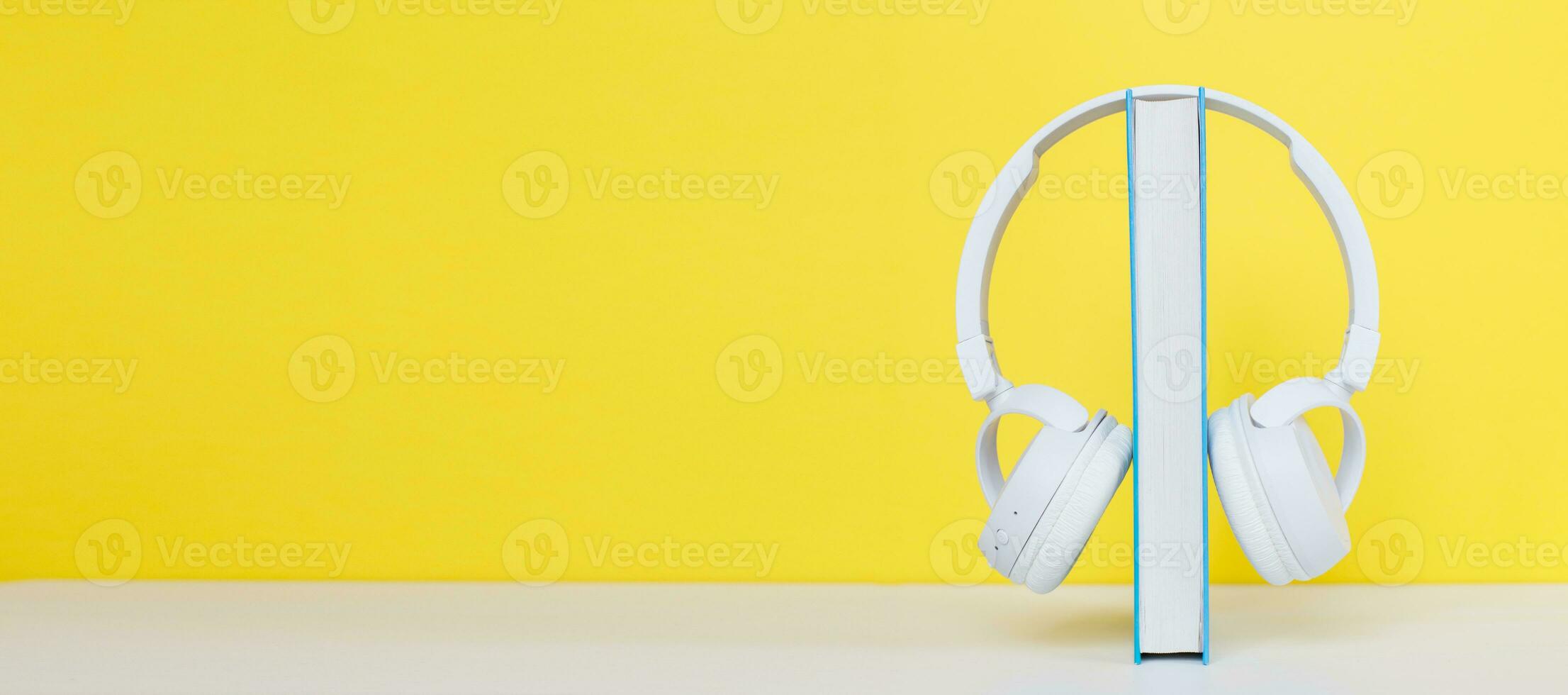 Audio Book Wallpapers - Top Free Audio Book Backgrounds - WallpaperAccess