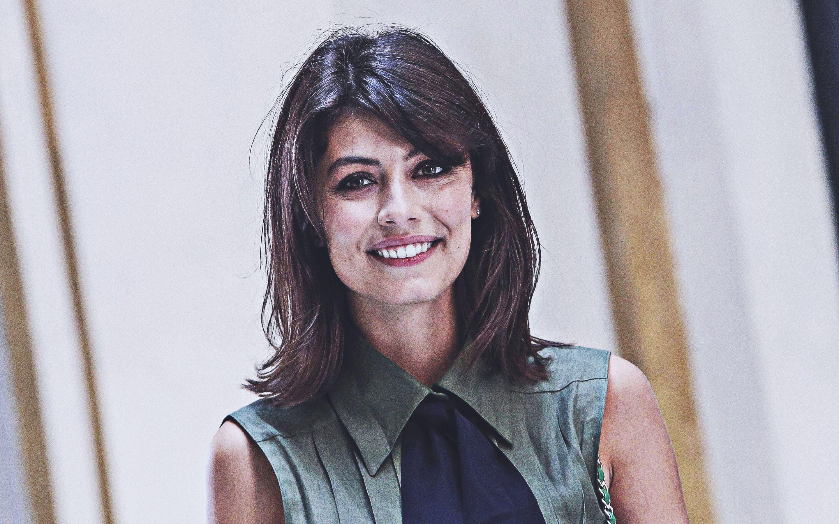 Italian Actress Wallpapers - Top Free Italian Actress Backgrounds ...