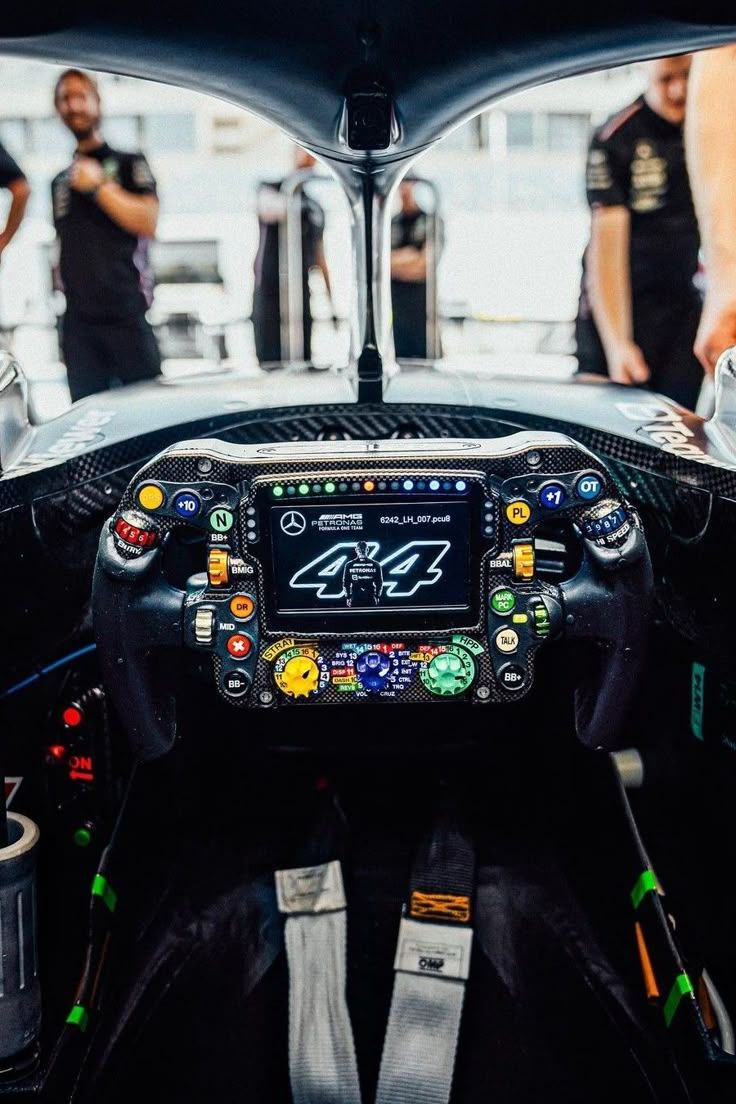 Cockpit F1 Wallpapers - Top Free Cockpit F1 Backgrounds - WallpaperAccess