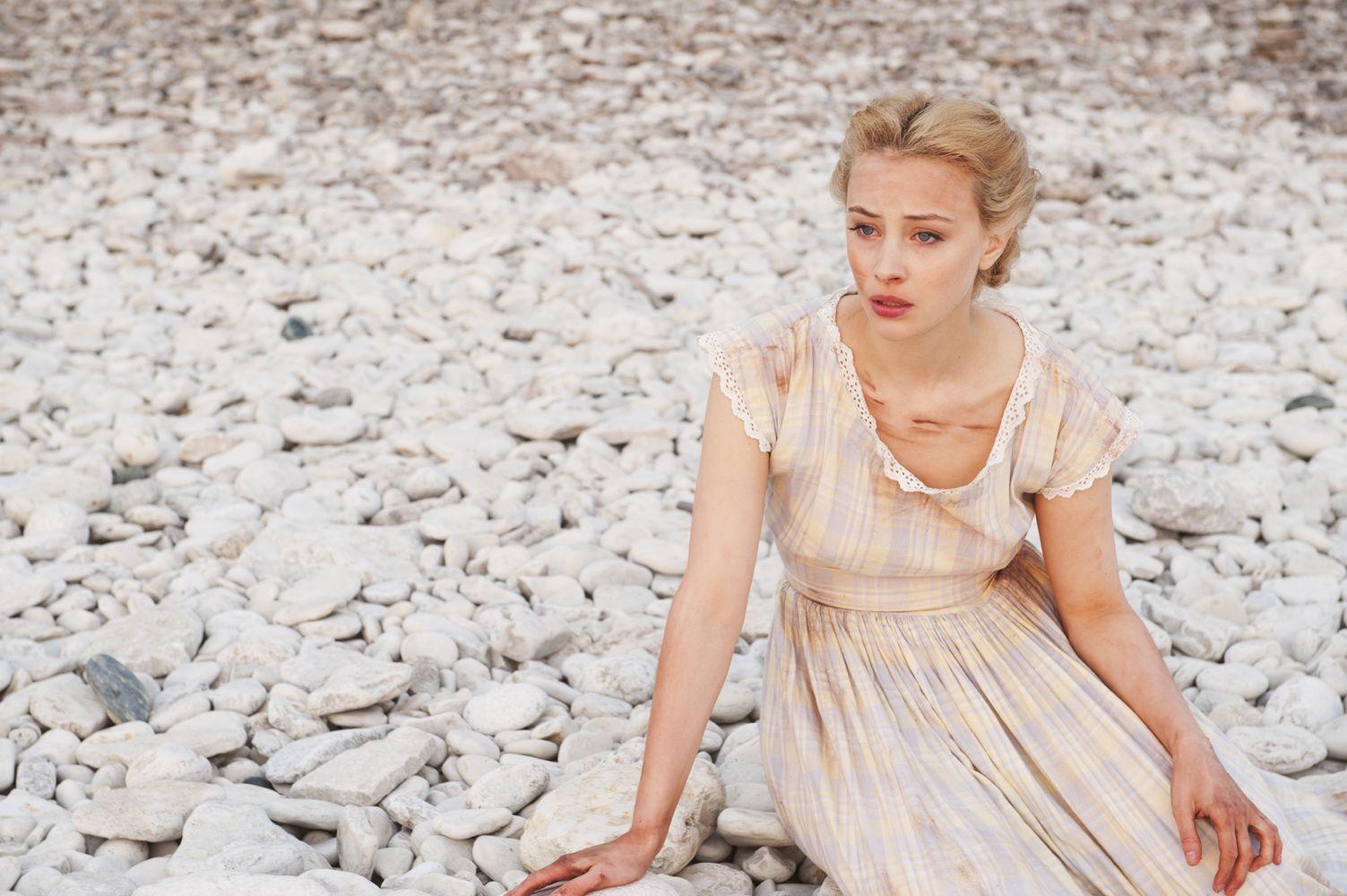 Sarah Gadon Wallpapers - Top Free Sarah Gadon Backgrounds - WallpaperAccess