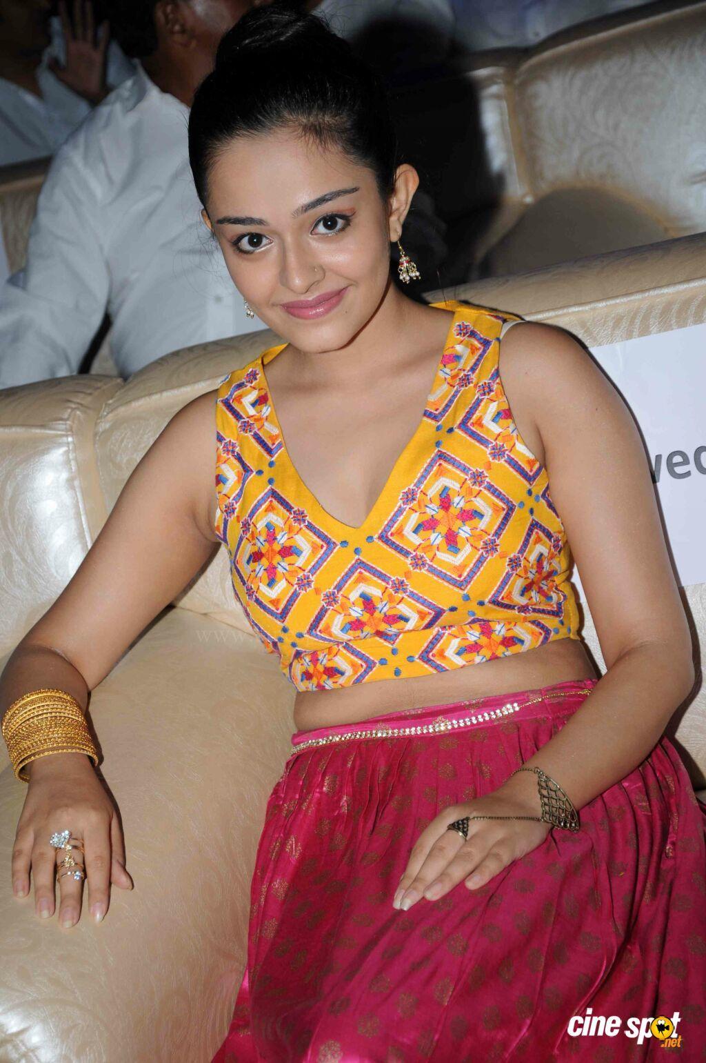 Apoorva Arora Wallpapers - Top Free Apoorva Arora Backgrounds ...